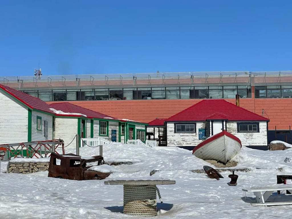 VICTORIA ISLAND, PULAU PEMUKIMAN KRISTEN DI WILAYAH UTARA BUMI | STAND ...