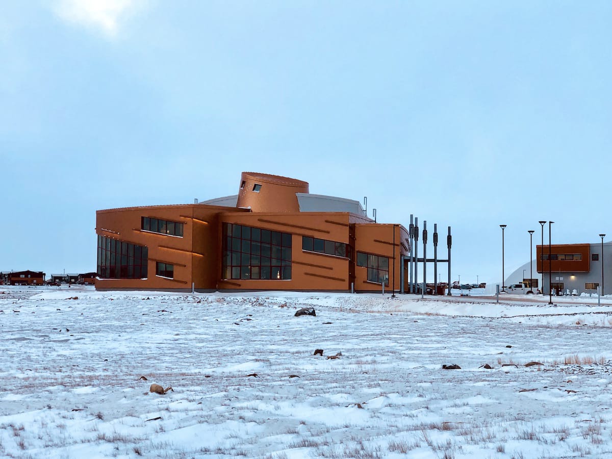 VICTORIA ISLAND, PULAU PEMUKIMAN KRISTEN DI WILAYAH UTARA BUMI | STAND ...