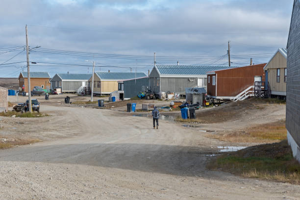 VICTORIA ISLAND, PULAU PEMUKIMAN KRISTEN DI WILAYAH UTARA BUMI | STAND ...